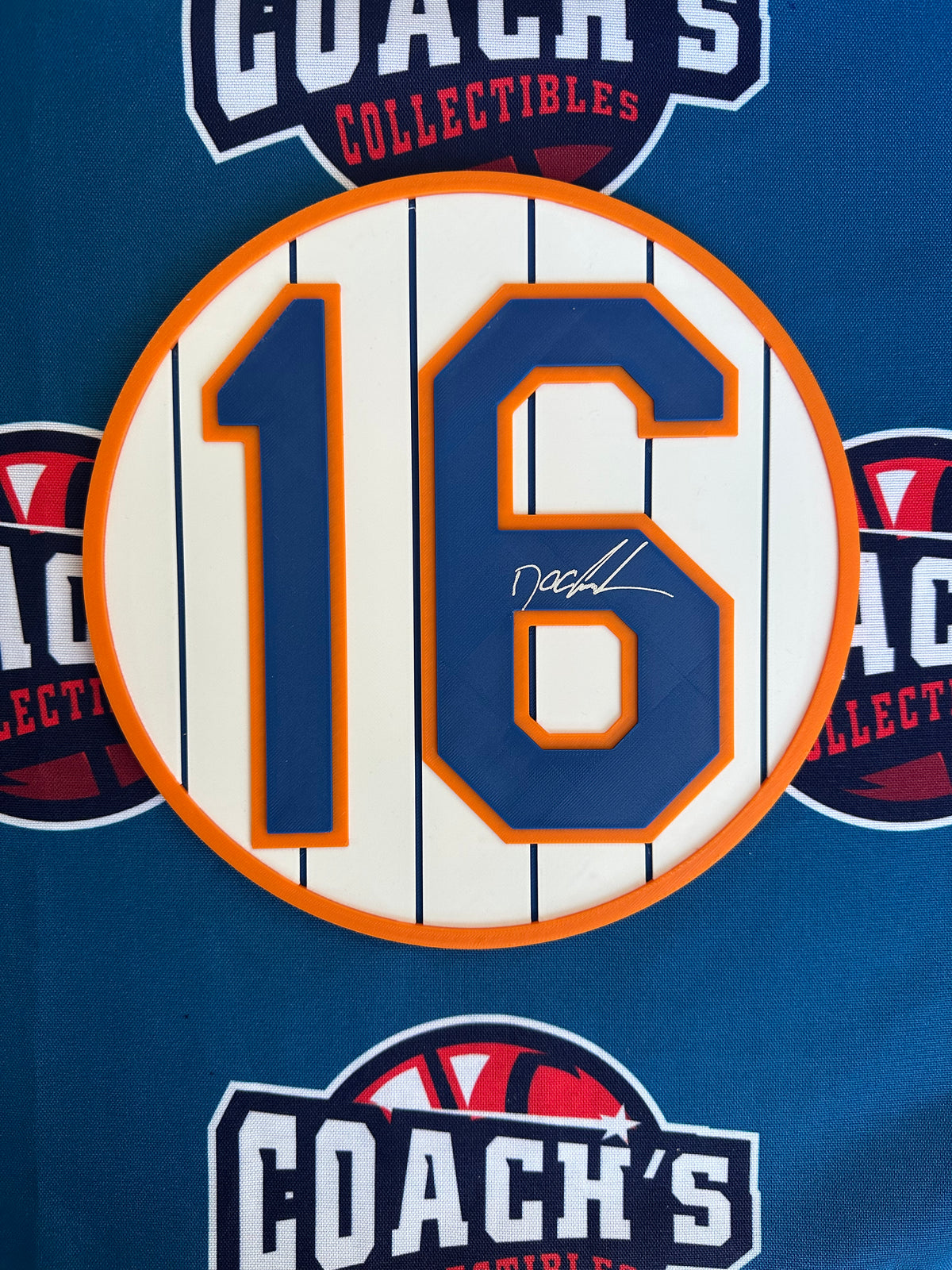 Dwight “Doc” Gooden Autographed 9” Plastic Retired #16 Number Plaque ...